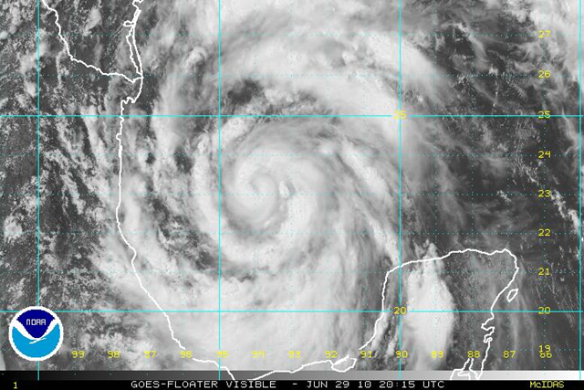 Tropical Storm Alex strengthening, expected to become hurricane tonight ...